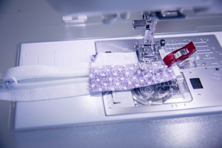 Réduire la taille d'une fermeture éclair - Les tutos couture de Dodynette